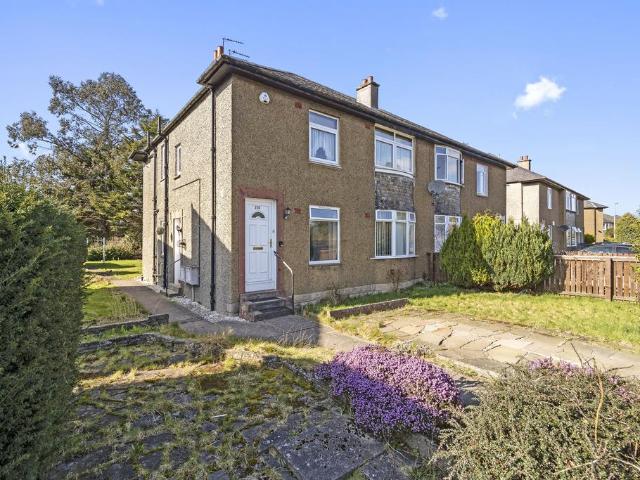 3 bedroom flat for sale