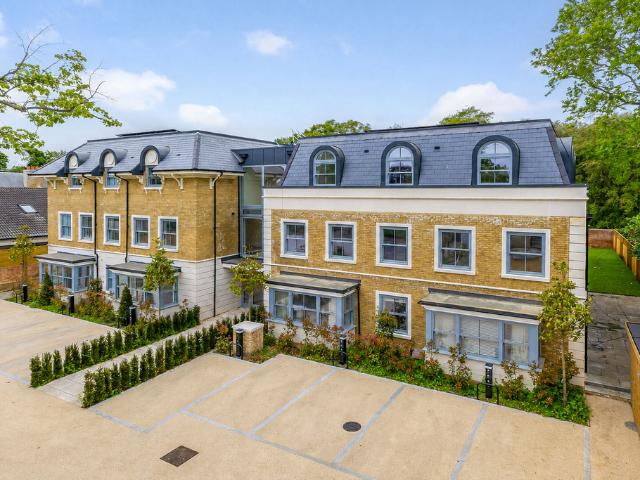 3 bedroom flat for sale