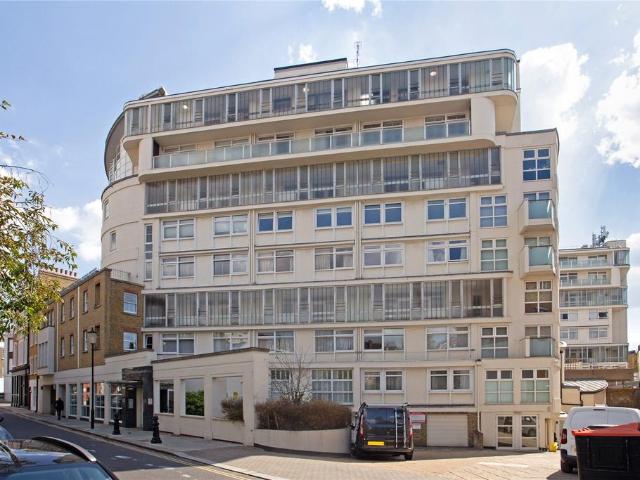 3 bedroom flat for sale