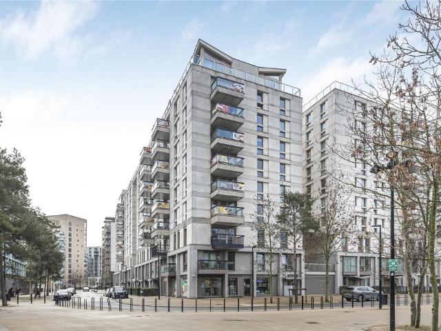 3 bedroom flat for sale