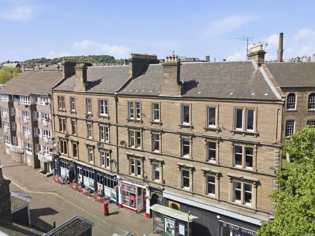 3 bedroom flat for sale