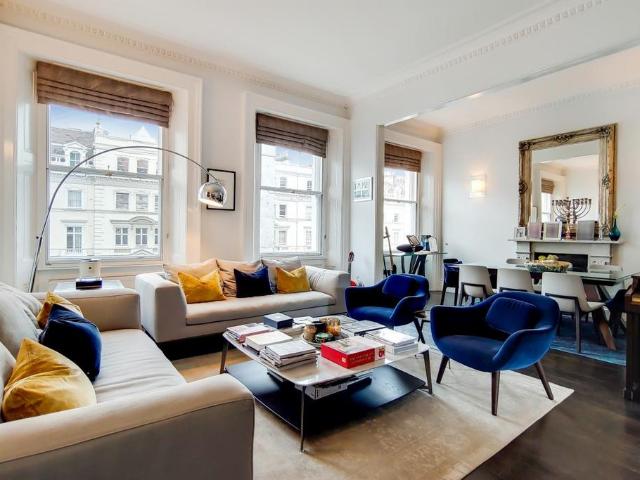 3 bedroom flat for sale