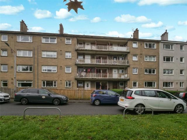 3 bedroom flat for sale