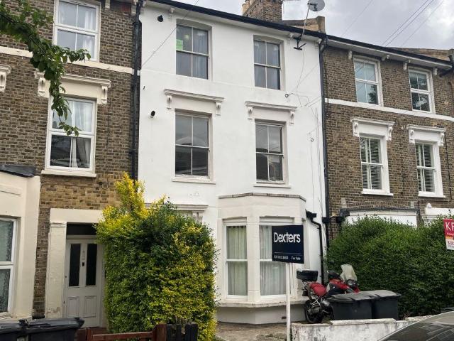 3 bedroom flat for sale