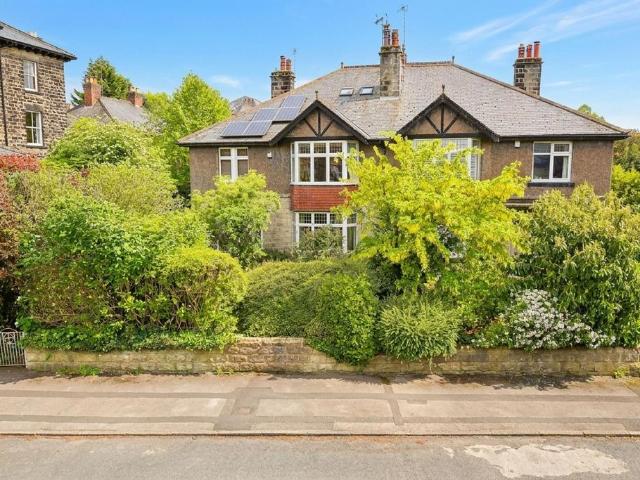 3 bedroom flat for sale