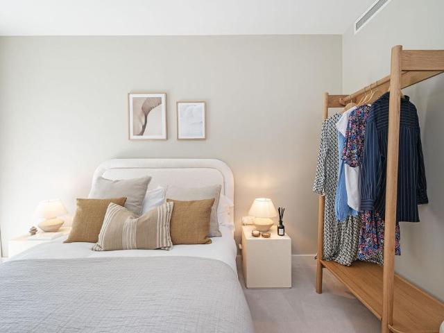 3 bedroom flat for sale