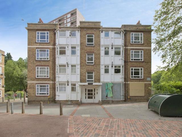 3 bedroom flat for sale
