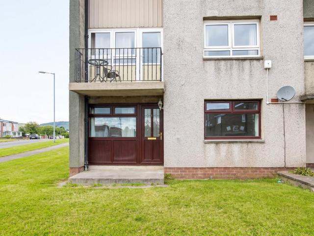 3 bedroom flat for sale