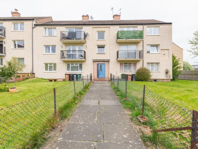 3 bedroom flat for sale