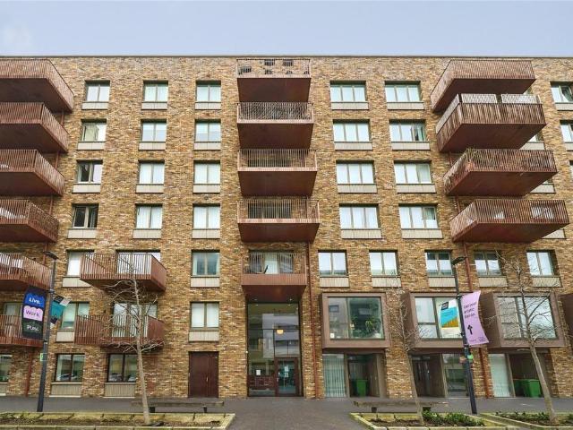 3 bedroom flat for sale