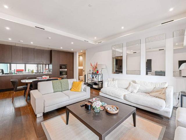3 bedroom flat for sale