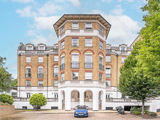 3 bedroom flat for sale