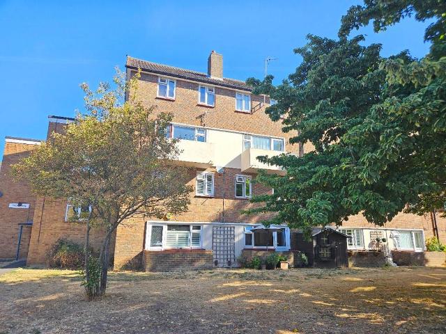 3 bedroom flat for sale