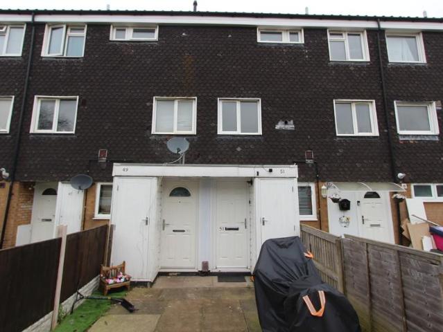 3 bedroom flat for sale
