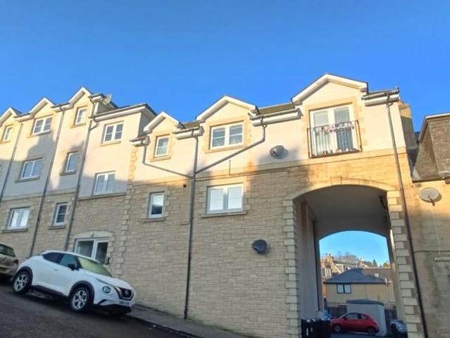 3 bedroom flat for sale
