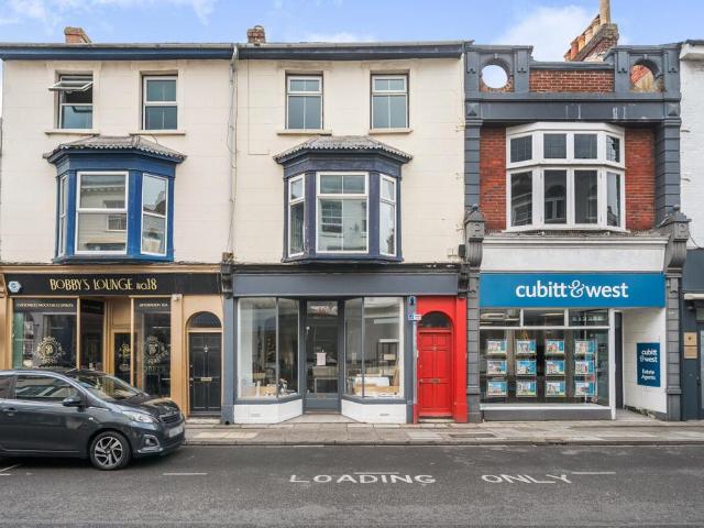 3 bedroom flat for sale