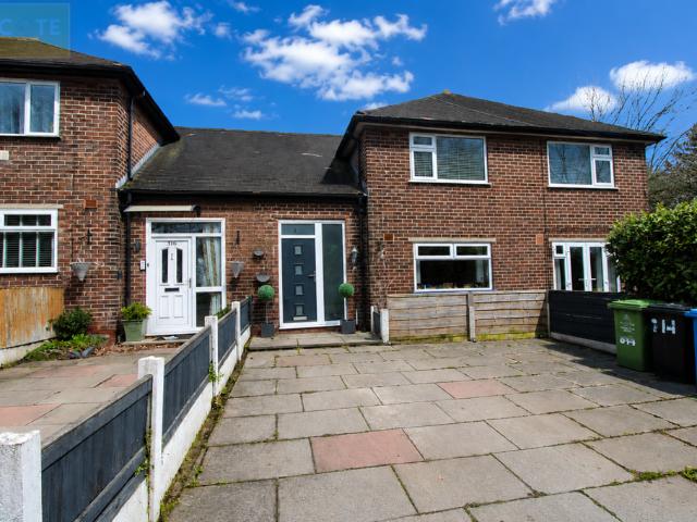3 bedroom flat for sale