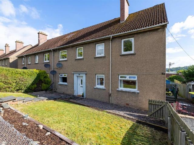 3 bedroom flat for sale
