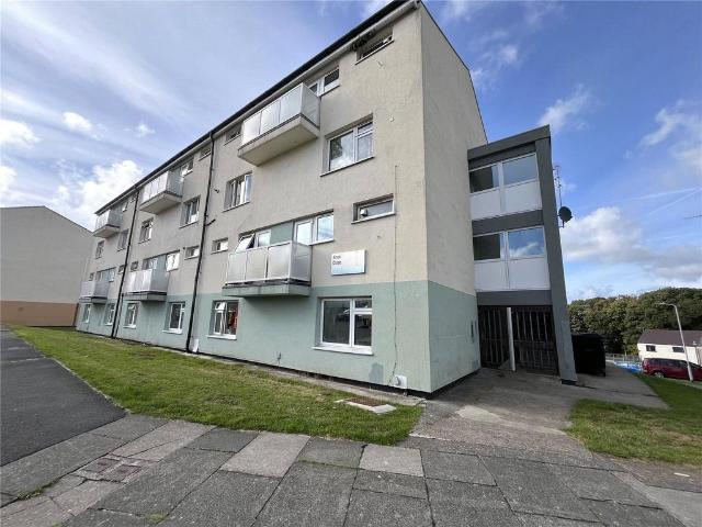 3 bedroom flat for sale