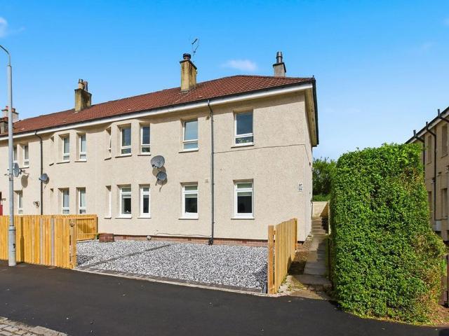 3 bedroom flat for sale