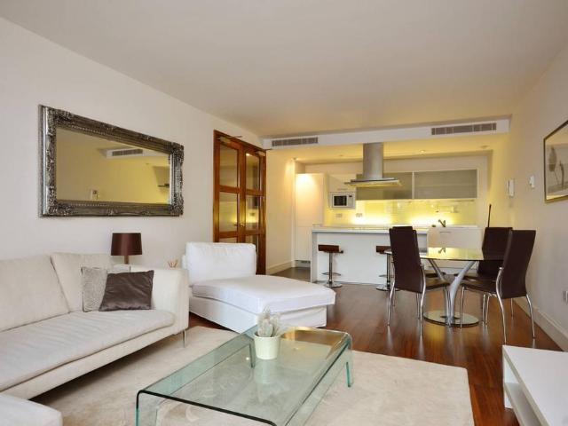 3 bedroom flat for sale