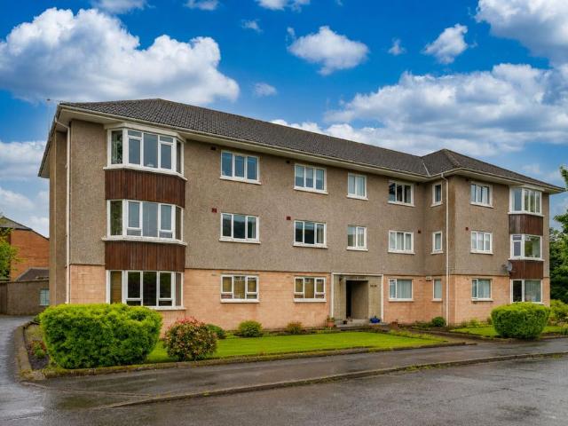 3 bedroom flat for sale
