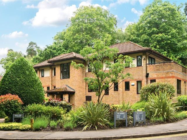 3 bedroom flat for sale