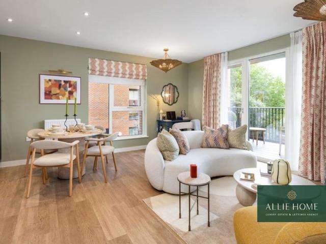 3 bedroom flat for sale