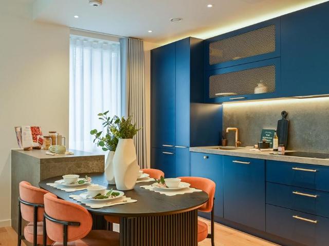 3 bedroom flat for sale