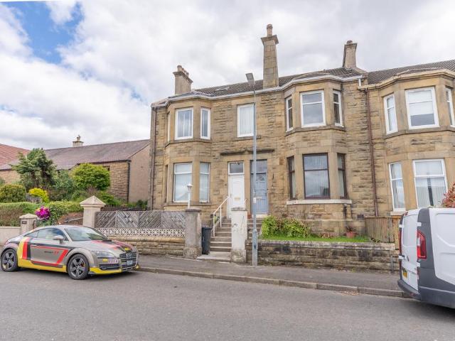 3 bedroom flat for sale