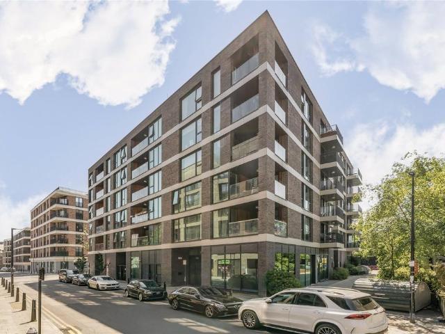 3 bedroom flat for sale