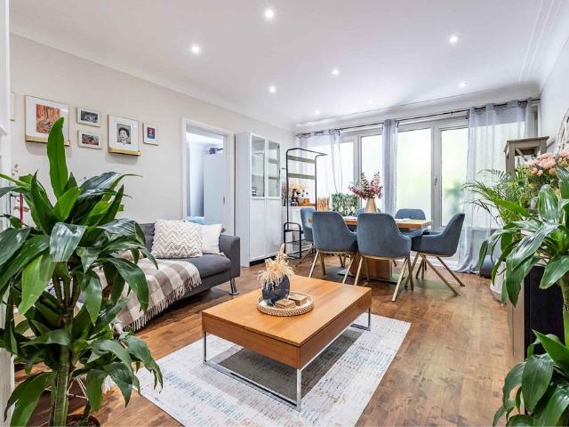 3 bedroom flat for sale