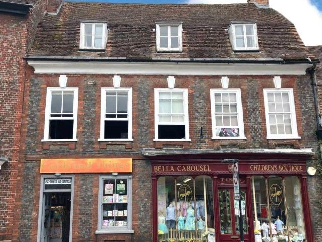 3 bedroom flat for sale