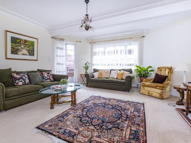 3 bedroom flat for sale