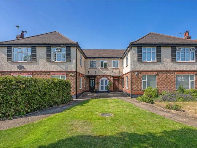 3 bedroom flat for sale