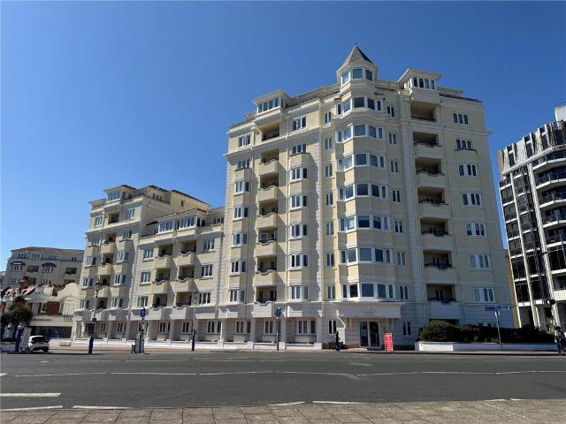 3 bedroom flat for sale