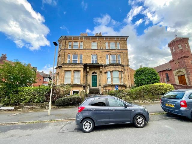 3 bedroom flat for sale