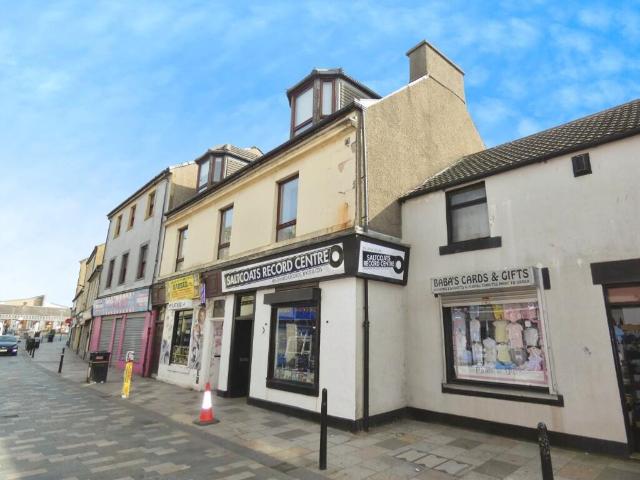 3 bedroom flat for sale