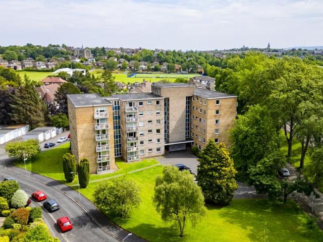 3 bedroom flat for sale