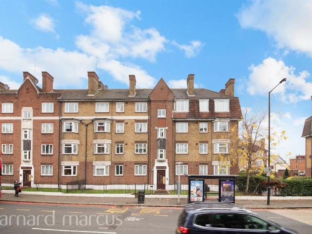 3 bedroom flat for sale