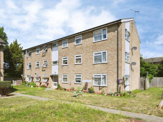 3 bedroom flat for sale
