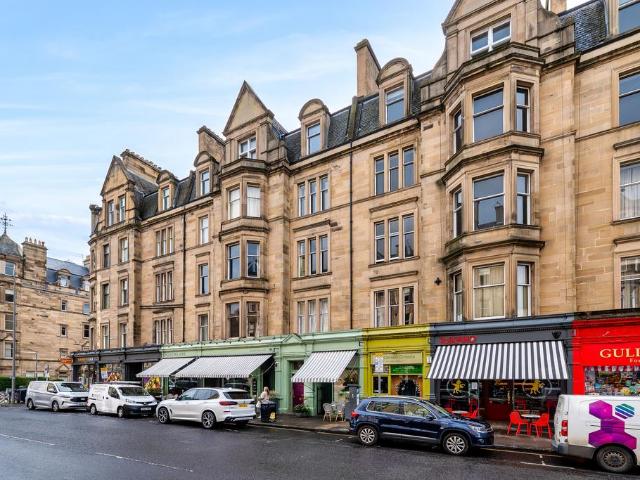 3 bedroom flat for sale