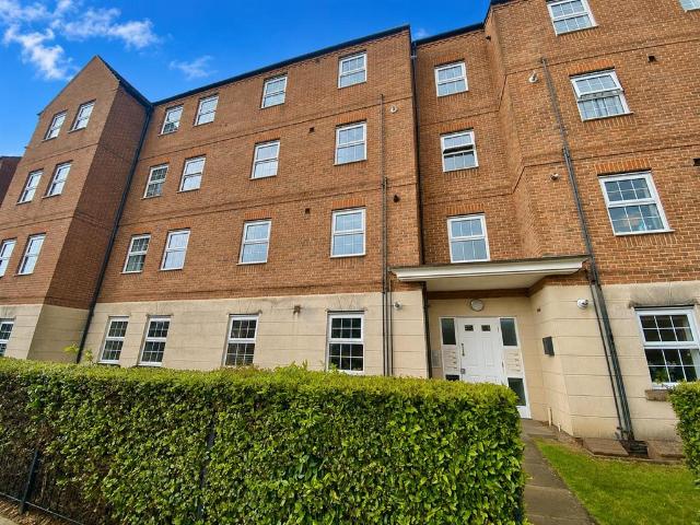 3 bedroom flat for sale