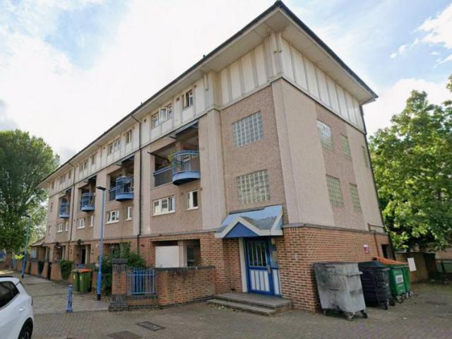 3 bedroom flat for sale