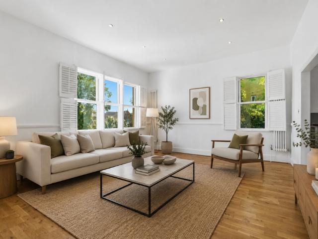 3 bedroom flat for sale
