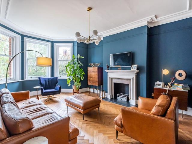 3 bedroom flat for sale