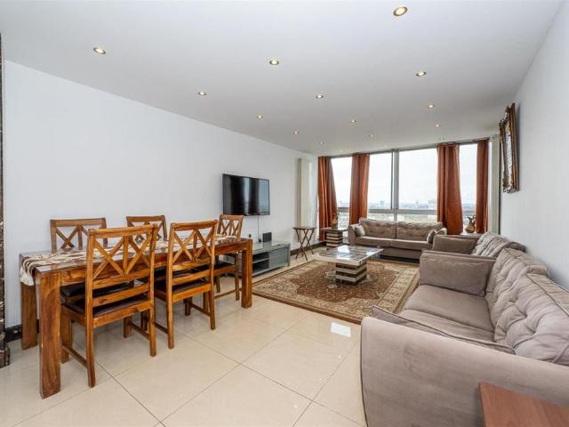 3 bedroom flat for sale