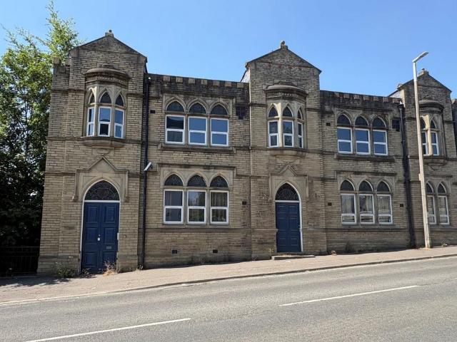 3 bedroom flat for sale