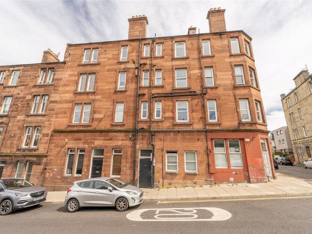 3 bedroom flat for sale