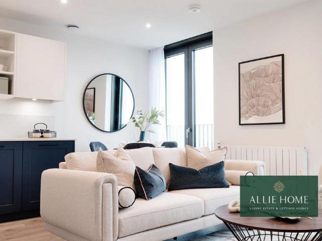 3 bedroom flat for sale